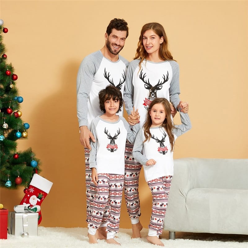 Pijama de Navidad para toda la familia Ciervo navideño • Todo Pijamas